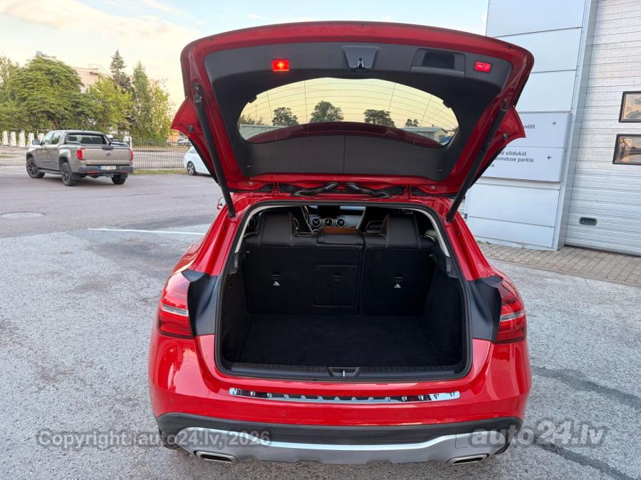 Sarkans Mercedes-Benz GLA-Class 2020 Tallina, ar dzinēja tilpumu 1.60 L un nobraukumu 121 tūkst. km par 19800 €, foto 6 vietnē AUTOMOTO.COM.LV