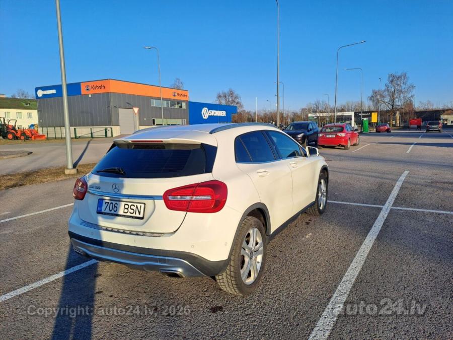Balts Mercedes-Benz GLA-Class 2016 Tallina, ar dzinēja tilpumu 1.60 L un nobraukumu 166 tūkst. km par 16000 €, foto 5 vietnē AUTOMOTO.COM.LV