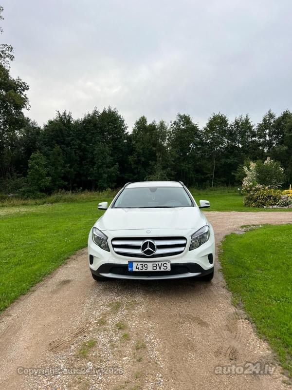 Balts Mercedes-Benz GLA-Class 2016 Tallina, ar dzinēja tilpumu 2.10 L un nobraukumu 250 tūkst. km par 10500 €, foto 1 vietnē AUTOMOTO.COM.LV