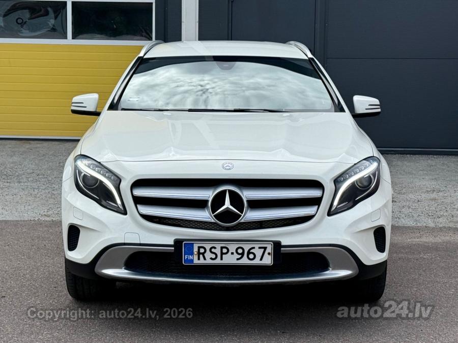 White Mercedes-Benz GLA-Class 2016 in Tallinn, with an engine capacity of 2.10 L and mileage of 128 thousand km for 14900 €, photo 3 on AUTOMOTO.COM.LV