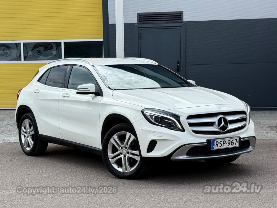 White Mercedes-Benz GLA-Class 2016 in Tallinn, with an engine capacity of 2.10 L and mileage of 128 thousand km for 14900 €, photo 4 on AUTOMOTO.COM.LV