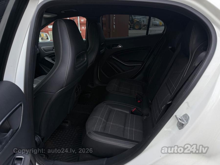 White Mercedes-Benz GLA-Class 2016 in Tallinn, with an engine capacity of 2.10 L and mileage of 128 thousand km for 14900 €, photo 11 on AUTOMOTO.COM.LV