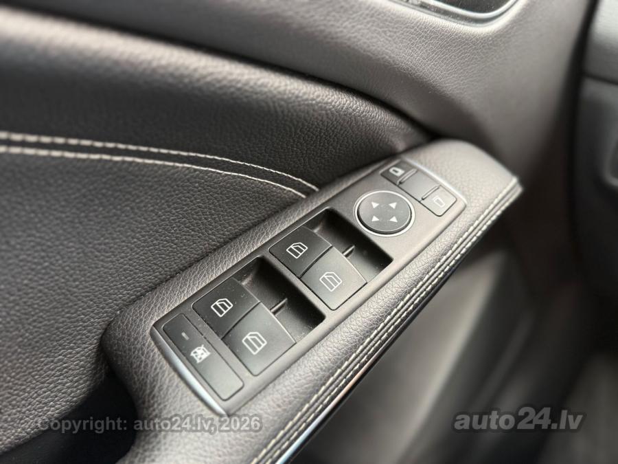 White Mercedes-Benz GLA-Class 2016 in Tallinn, with an engine capacity of 2.10 L and mileage of 128 thousand km for 14900 €, photo 17 on AUTOMOTO.COM.LV