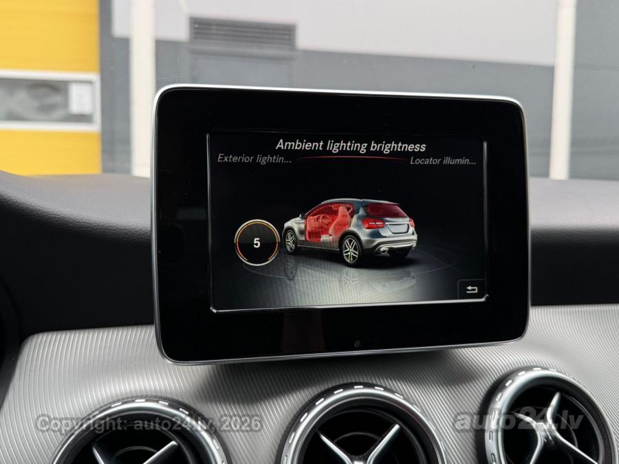 White Mercedes-Benz GLA-Class 2016 in Tallinn, with an engine capacity of 2.10 L and mileage of 128 thousand km for 14900 €, photo 20 on AUTOMOTO.COM.LV