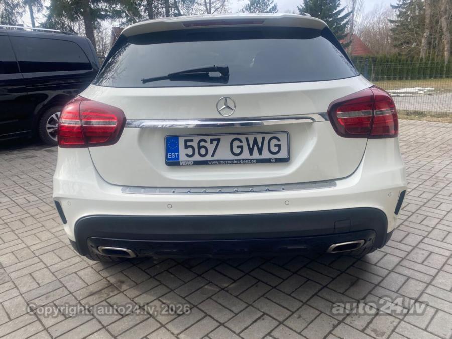 White Mercedes-Benz GLA-Class 2017 in Tallinn, with an engine capacity of 2.10 L and mileage of 140 thousand km for 16499 €, photo 3 on AUTOMOTO.COM.LV