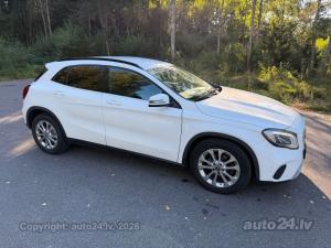 White Mercedes-Benz GLA-Class 2018 in Tallinn, with an engine capacity of 2.10 L and mileage of 230 thousand km for 13900 €, photo 4 on AUTOMOTO.COM.LV