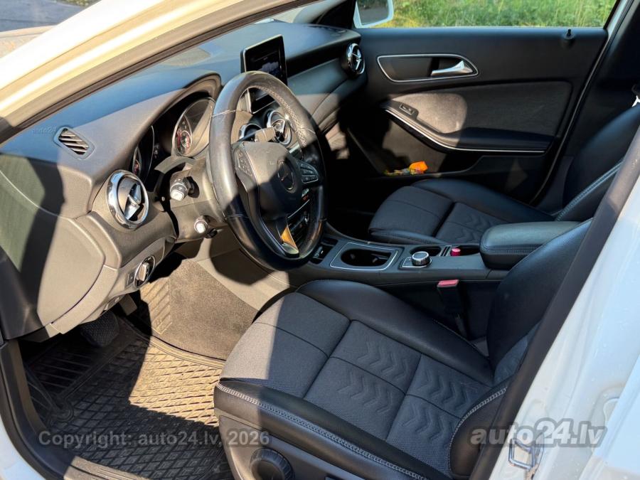White Mercedes-Benz GLA-Class 2018 in Tallinn, with an engine capacity of 2.10 L and mileage of 230 thousand km for 13900 €, photo 9 on AUTOMOTO.COM.LV