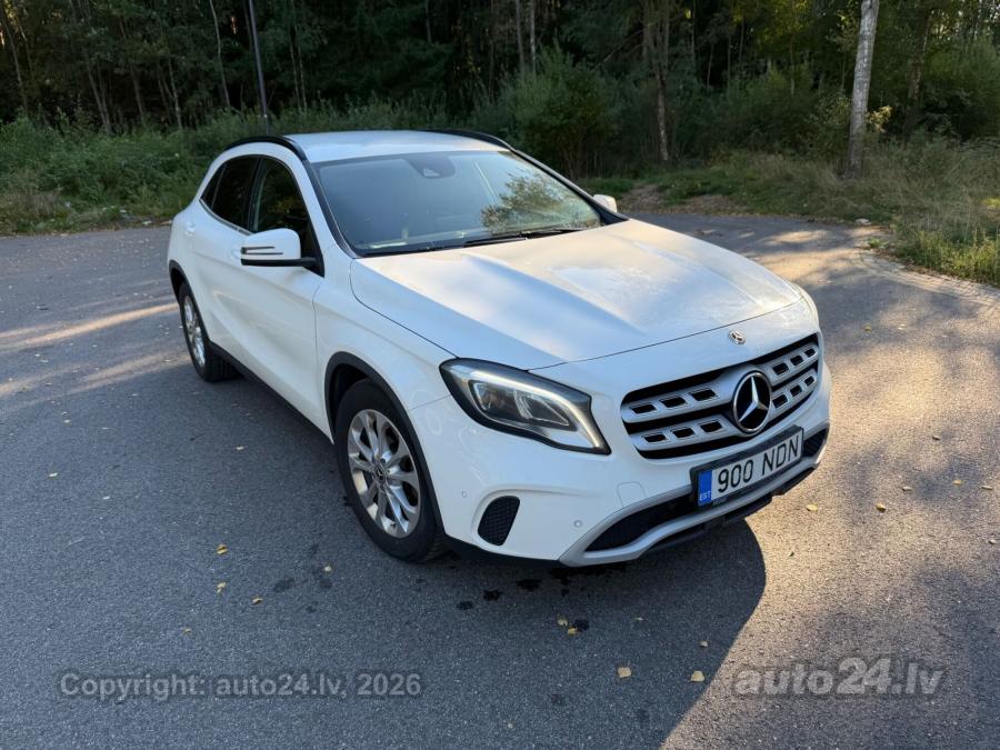 White Mercedes-Benz GLA-Class 2018 in Tallinn, with an engine capacity of 2.10 L and mileage of 230 thousand km for 13900 €, photo 12 on AUTOMOTO.COM.LV