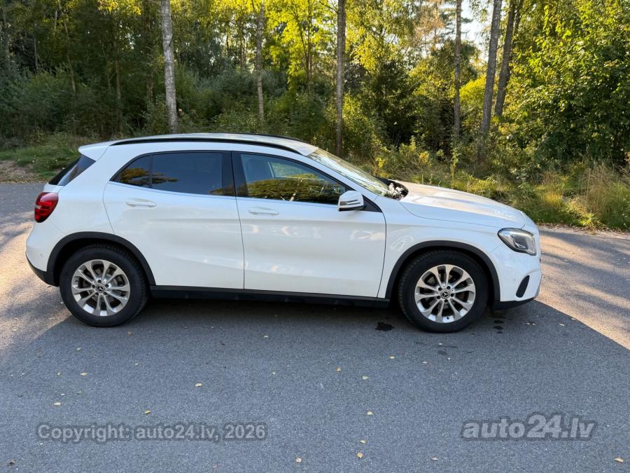 White Mercedes-Benz GLA-Class 2018 in Tallinn, with an engine capacity of 2.10 L and mileage of 230 thousand km for 13900 €, photo 14 on AUTOMOTO.COM.LV
