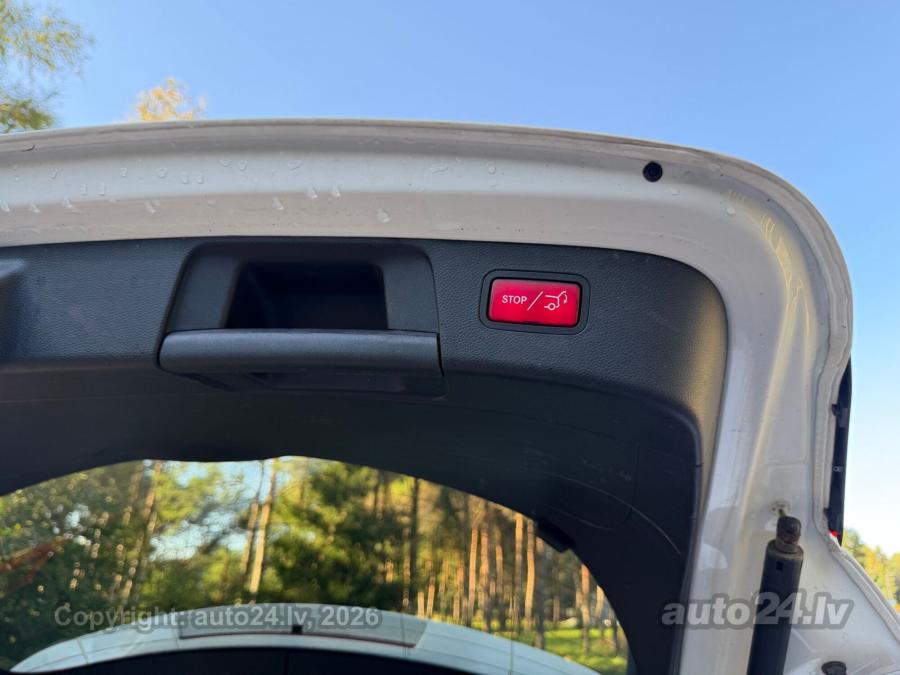 White Mercedes-Benz GLA-Class 2018 in Tallinn, with an engine capacity of 2.10 L and mileage of 230 thousand km for 13900 €, photo 15 on AUTOMOTO.COM.LV
