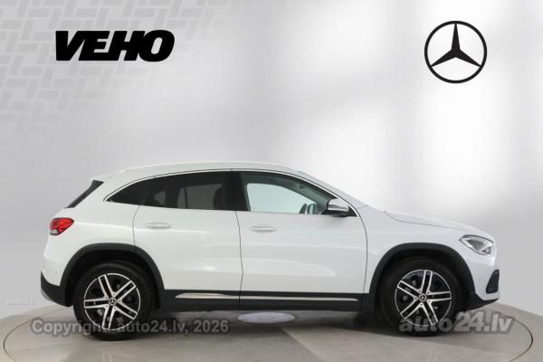 White Mercedes-Benz GLA-Class 2022 in Tallinn, with an engine capacity of 1.30 L and mileage of 31 thousand km for 32900 €, photo 2 on AUTOMOTO.COM.LV