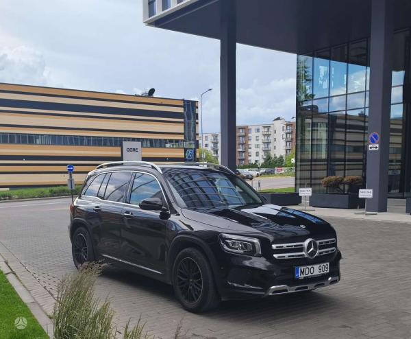 Black Mercedes-Benz GLB 180 2021 in Vilnius, with an engine capacity of 1.33 L and mileage of 89 thousand km for 28000 €, photo 8 on AUTOMOTO.COM.LV