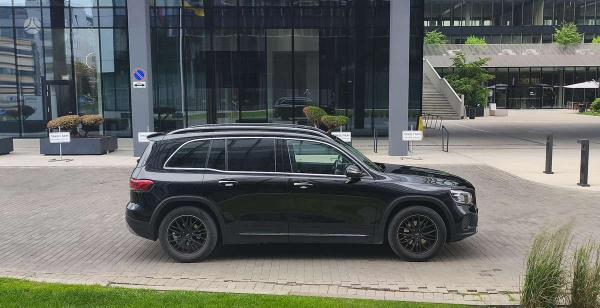 Black Mercedes-Benz GLB 180 2021 in Vilnius, with an engine capacity of 1.33 L and mileage of 89 thousand km for 28000 €, photo 9 on AUTOMOTO.COM.LV