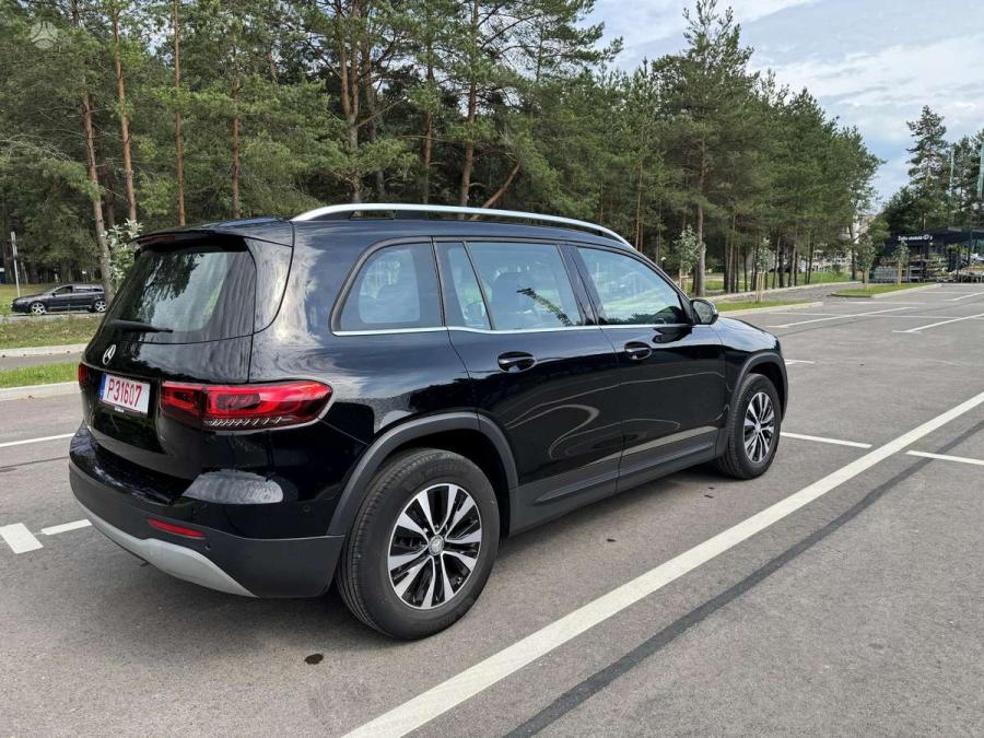 Black Mercedes-Benz GLB 180 2023 in Vilnius, with an engine capacity of 1.95 L and mileage of 163 thousand km for 21800 €, photo 9 on AUTOMOTO.COM.LV