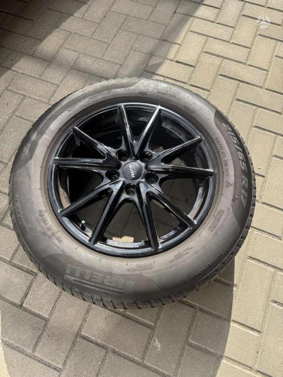 Black Mercedes-Benz GLB 180 2023 in Vilnius, with an engine capacity of 1.95 L and mileage of 163 thousand km for 21800 €, photo 28 on AUTOMOTO.COM.LV