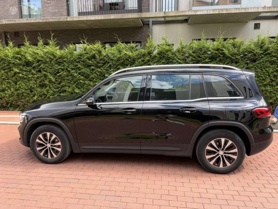 Black Mercedes-Benz GLB 180 2023 in Vilnius, with an engine capacity of 1.95 L and mileage of 163 thousand km for 21600 €, photo 7 on AUTOMOTO.COM.LV