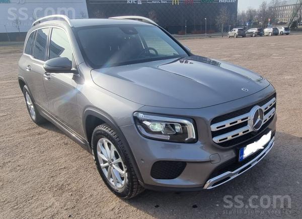 Grey Mercedes-Benz GLB 180 2020 in Riga, with an engine capacity of 2.00 L and mileage of 109 thousand km for 21100 €, photo 2 on AUTOMOTO.COM.LV