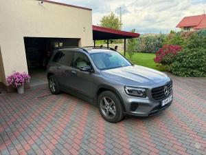 Pelēks Mercedes-Benz GLB 180 2025 Kauņa, ar dzinēja tilpumu 1.33 L un nobraukumu 14 tūkst. km par 42000 €, foto 3 vietnē AUTOMOTO.COM.LV