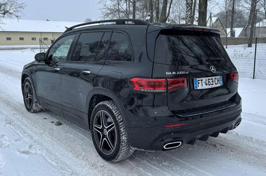 Melns Mercedes-Benz GLB 200 2020 Tauragė, ar dzinēja tilpumu 1.95 L un nobraukumu 510 tūkst. km par 15800 €, foto 4 vietnē AUTOMOTO.COM.LV