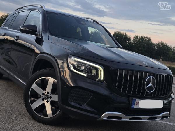 Black Mercedes-Benz GLB 200 2020 in Siauliai, with an engine capacity of 2.00 L and mileage of 262 thousand km for 20000 €, photo 3 on AUTOMOTO.COM.LV