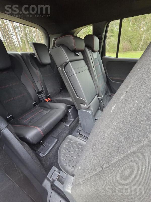 Black Mercedes-Benz GLB 200 2021 in Riga, with an engine capacity of 2.00 L and mileage of 132 thousand km for 25000 €, photo 6 on AUTOMOTO.COM.LV