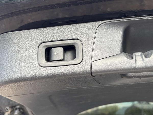 Melns Mercedes-Benz GLB 200 2021 Tauragė, ar dzinēja tilpumu 1.95 L un nobraukumu 280 tūkst. km par 16500 €, foto 6 vietnē AUTOMOTO.COM.LV