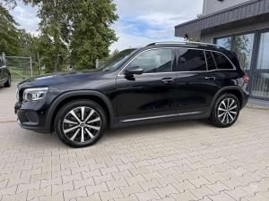Black Mercedes-Benz GLB 200 2022 in Siauliai, with an engine capacity of 1.95 L and mileage of 188 thousand km for 21990 €, photo 5 on AUTOMOTO.COM.LV