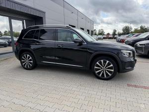 Black Mercedes-Benz GLB 200 2022 in Siauliai, with an engine capacity of 1.95 L and mileage of 188 thousand km for 21990 €, photo 7 on AUTOMOTO.COM.LV