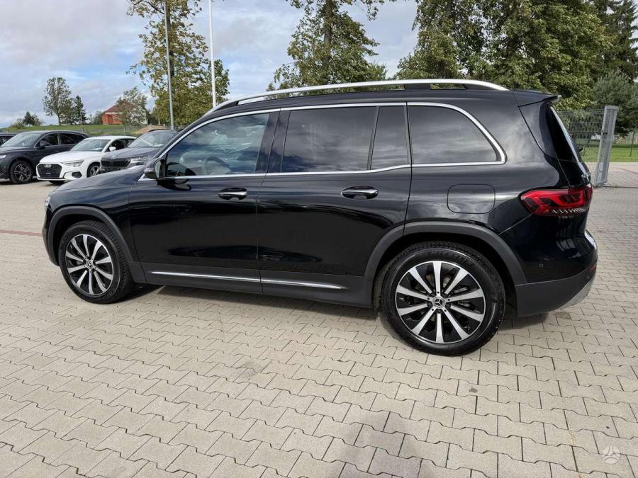 Black Mercedes-Benz GLB 200 2022 in Siauliai, with an engine capacity of 1.95 L and mileage of 188 thousand km for 21990 €, photo 12 on AUTOMOTO.COM.LV