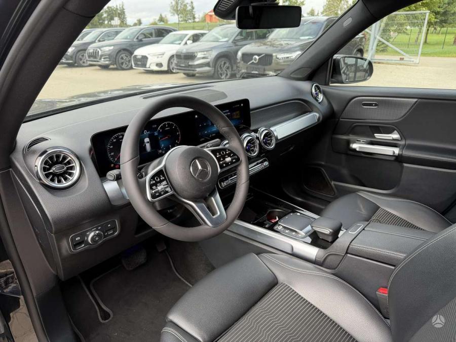 Black Mercedes-Benz GLB 200 2022 in Siauliai, with an engine capacity of 1.95 L and mileage of 188 thousand km for 21990 €, photo 13 on AUTOMOTO.COM.LV