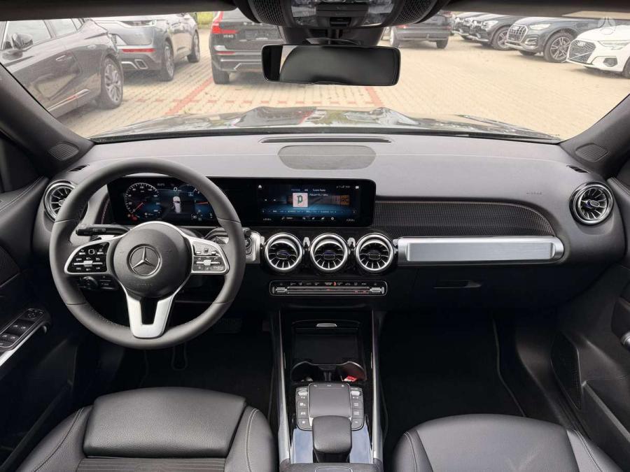 Black Mercedes-Benz GLB 200 2022 in Siauliai, with an engine capacity of 1.95 L and mileage of 188 thousand km for 21990 €, photo 16 on AUTOMOTO.COM.LV