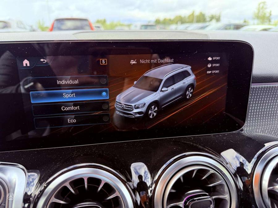 Black Mercedes-Benz GLB 200 2022 in Siauliai, with an engine capacity of 1.95 L and mileage of 188 thousand km for 21990 €, photo 29 on AUTOMOTO.COM.LV