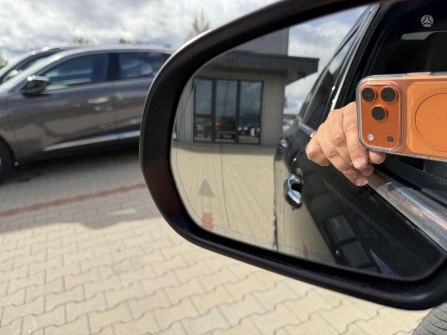 Black Mercedes-Benz GLB 200 2022 in Siauliai, with an engine capacity of 1.95 L and mileage of 188 thousand km for 21990 €, photo 35 on AUTOMOTO.COM.LV