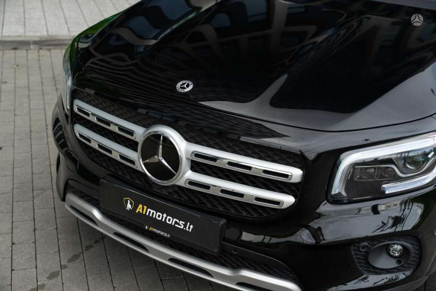 Black Mercedes-Benz GLB 200 2023 in Vilnius, with an engine capacity of 1.95 L and mileage of 28 thousand km for 31900 €, photo 5 on AUTOMOTO.COM.LV