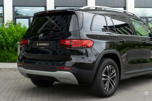 Black Mercedes-Benz GLB 200 2023 in Vilnius, with an engine capacity of 1.95 L and mileage of 28 thousand km for 31900 €, photo 8 on AUTOMOTO.COM.LV