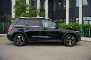 Black Mercedes-Benz GLB 200 2023 in Vilnius, with an engine capacity of 1.95 L and mileage of 28 thousand km for 31900 €, photo 12 on AUTOMOTO.COM.LV