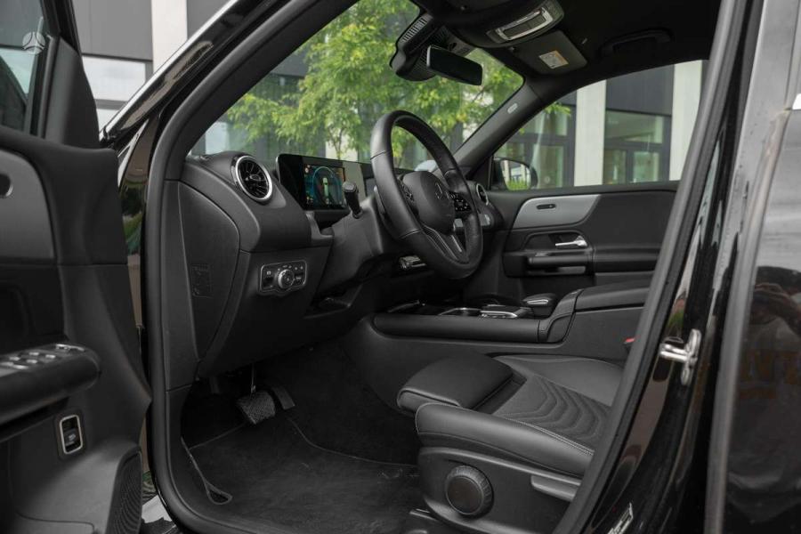 Black Mercedes-Benz GLB 200 2023 in Vilnius, with an engine capacity of 1.95 L and mileage of 28 thousand km for 31900 €, photo 15 on AUTOMOTO.COM.LV