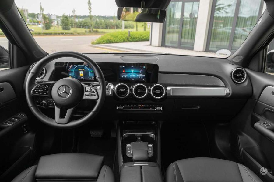 Black Mercedes-Benz GLB 200 2023 in Vilnius, with an engine capacity of 1.95 L and mileage of 28 thousand km for 31900 €, photo 17 on AUTOMOTO.COM.LV