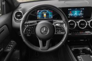 Black Mercedes-Benz GLB 200 2023 in Vilnius, with an engine capacity of 1.95 L and mileage of 28 thousand km for 31900 €, photo 18 on AUTOMOTO.COM.LV