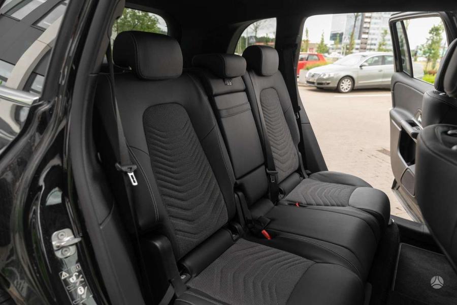 Black Mercedes-Benz GLB 200 2023 in Vilnius, with an engine capacity of 1.95 L and mileage of 28 thousand km for 31900 €, photo 20 on AUTOMOTO.COM.LV