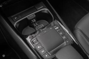 Black Mercedes-Benz GLB 200 2023 in Vilnius, with an engine capacity of 1.95 L and mileage of 28 thousand km for 31900 €, photo 33 on AUTOMOTO.COM.LV