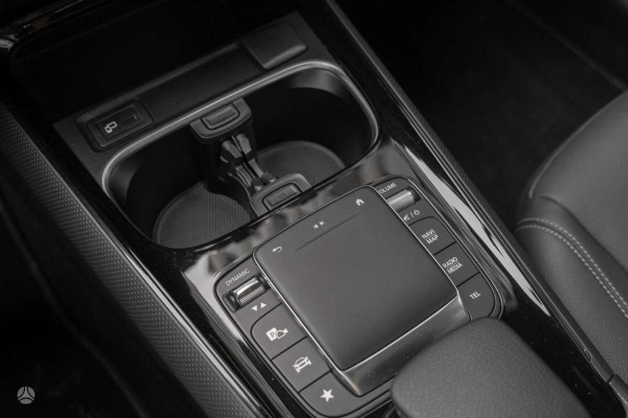 Black Mercedes-Benz GLB 200 2023 in Vilnius, with an engine capacity of 1.95 L and mileage of 28 thousand km for 31900 €, photo 33 on AUTOMOTO.COM.LV