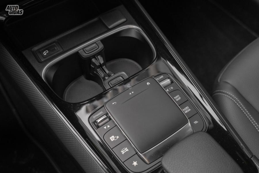Black Mercedes-Benz GLB 200 2023 in Vilnius, with an engine capacity of 2.00 L and mileage of 28 thousand km for 31900 €, photo 33 on AUTOMOTO.COM.LV
