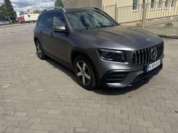 Melns Mercedes-Benz GLB 200 2023 Panevēža, ar dzinēja tilpumu 1.95 L un nobraukumu 40 tūkst. km par 27700 €, foto 1 vietnē AUTOMOTO.COM.LV