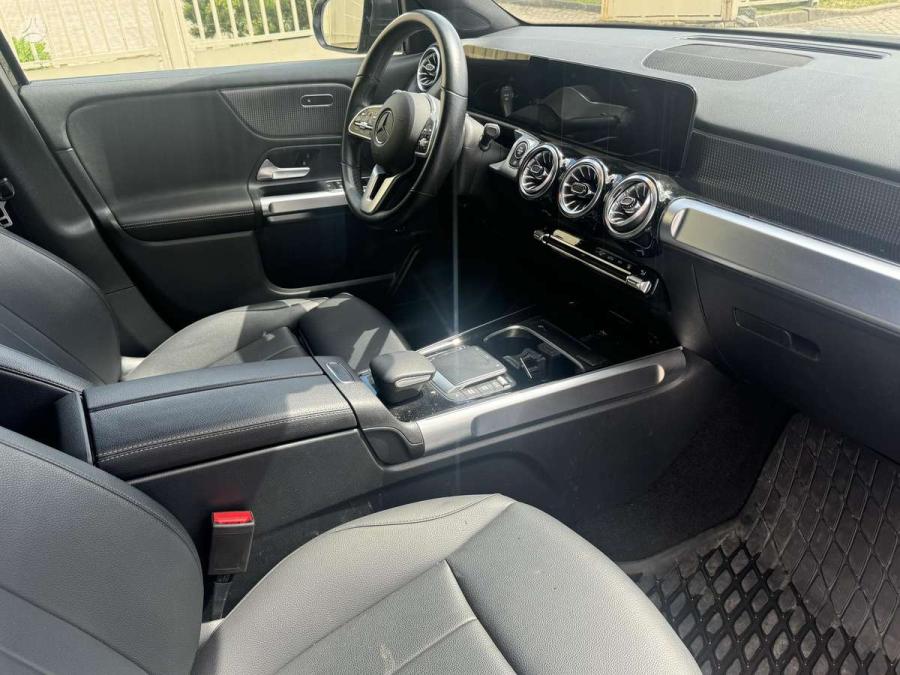 Melns Mercedes-Benz GLB 200 2023 Panevēža, ar dzinēja tilpumu 1.95 L un nobraukumu 40 tūkst. km par 27700 €, foto 9 vietnē AUTOMOTO.COM.LV