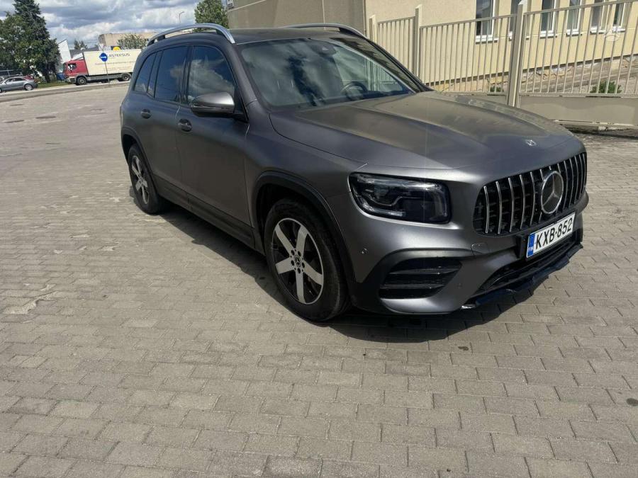 Melns Mercedes-Benz GLB 200 2023 Panevēža, ar dzinēja tilpumu 1.95 L un nobraukumu 40 tūkst. km par 27700 €, foto 1 vietnē AUTOMOTO.COM.LV