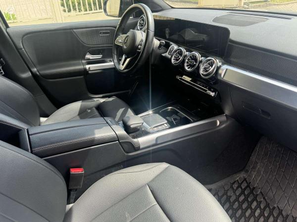 Melns Mercedes-Benz GLB 200 2023 Panevēža, ar dzinēja tilpumu 1.95 L un nobraukumu 40 tūkst. km par 27700 €, foto 8 vietnē AUTOMOTO.COM.LV