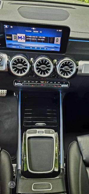 Melns Mercedes-Benz GLB 200 2024 Tauragė, ar dzinēja tilpumu 1.95 L un nobraukumu 200 tūkst. km par 24900 €, foto 27 vietnē AUTOMOTO.COM.LV