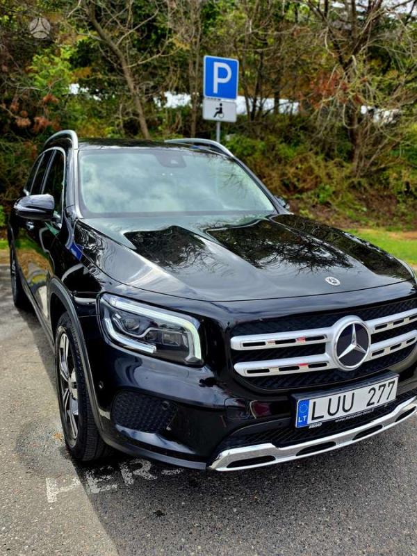 Melns Mercedes-Benz GLB 200 2020 Viļņa, ar dzinēja tilpumu 1.33 L un nobraukumu 55 tūkst. km par 31900 €, foto 1 vietnē AUTOMOTO.COM.LV
