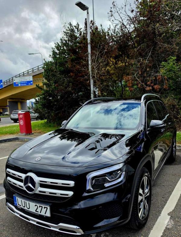 Melns Mercedes-Benz GLB 200 2020 Viļņa, ar dzinēja tilpumu 1.33 L un nobraukumu 55 tūkst. km par 31900 €, foto 3 vietnē AUTOMOTO.COM.LV